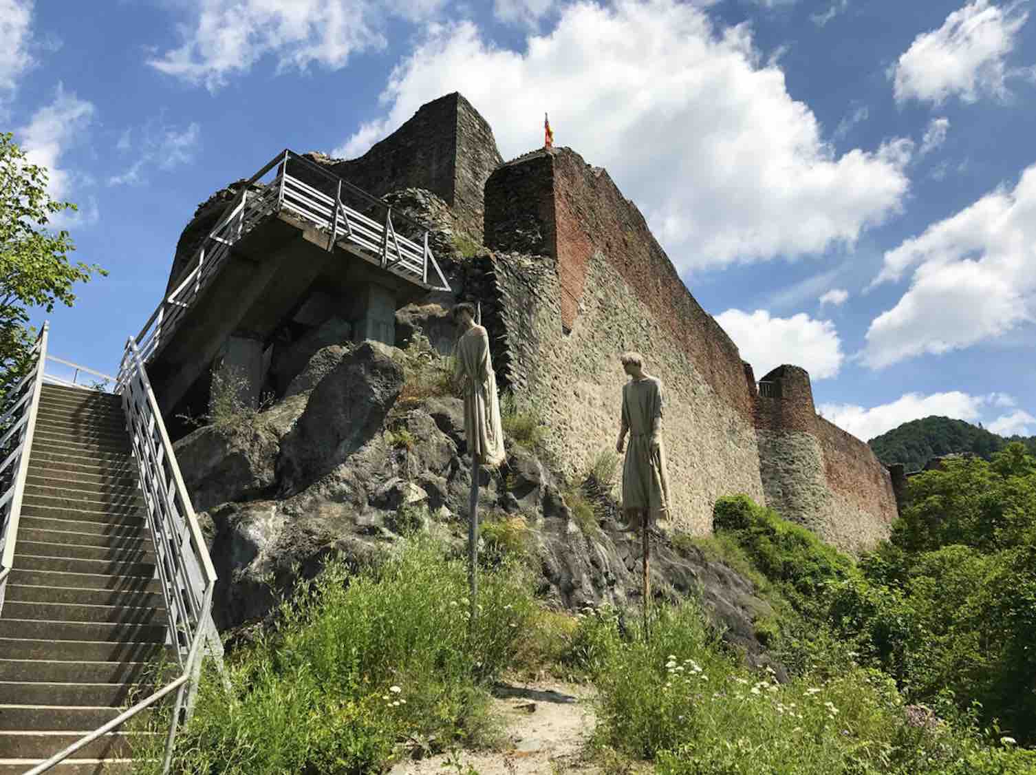 The Authentic Castle Dracula Romania: Poenari Castle - Travelho
